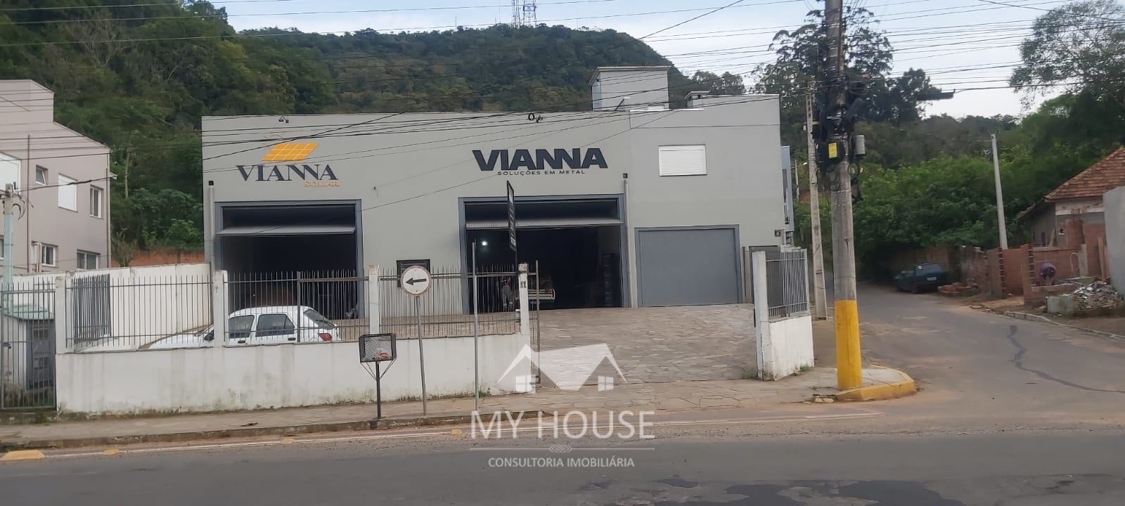 Prédio Comercial para Locação - Espaço Amplo de 240m²! - My House